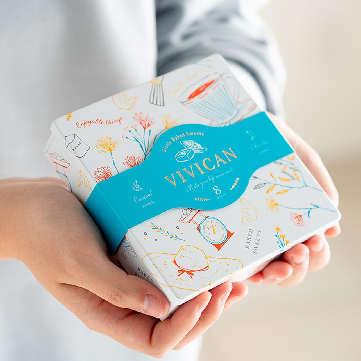 VIVICAN 缶入りクッキー詰合せ